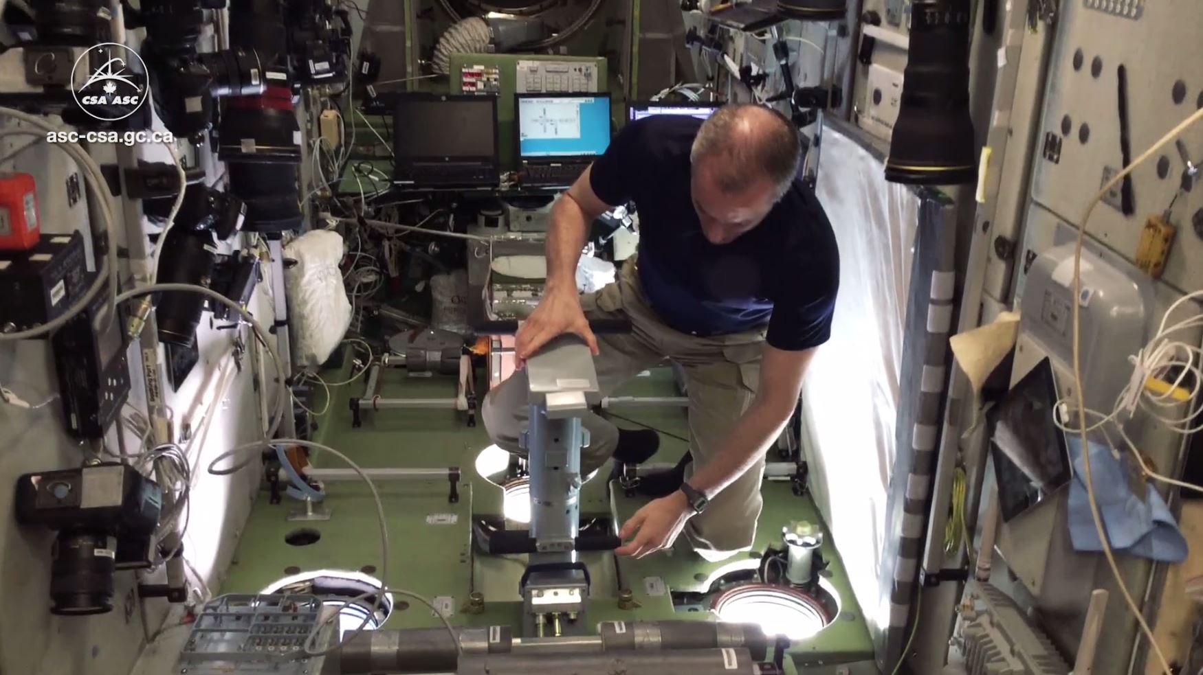 How do astronauts weigh themselves in space? - Canadian Space Agency